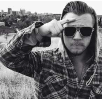 KBFF (Live 95.5) Gives Portland a Huggie at Night